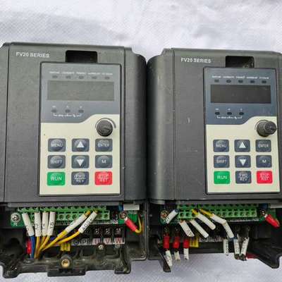 议价剪线拆机两台深圳市Kinco步科变频器，型号分别为：