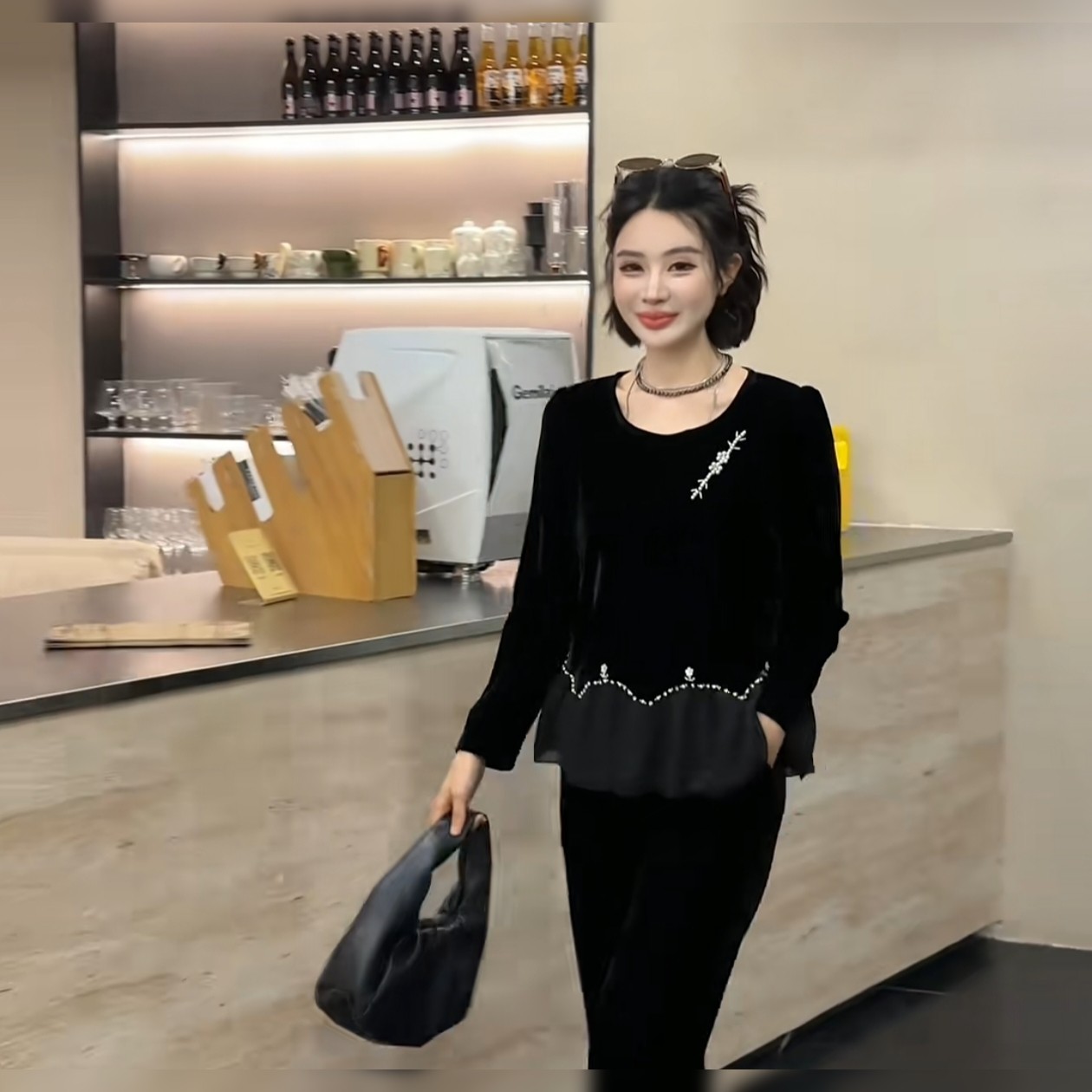 法式圆领丝绒上衣女秋长袖刺绣荷叶边丝绒衬衫打底衫高端垂感小衫