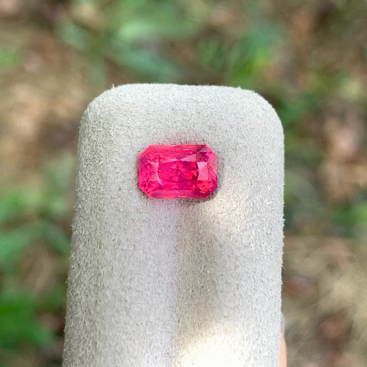 GUILD坦桑尼亚天然无烧莲花色马亨盖尖晶石裸石Velvety1.58克拉