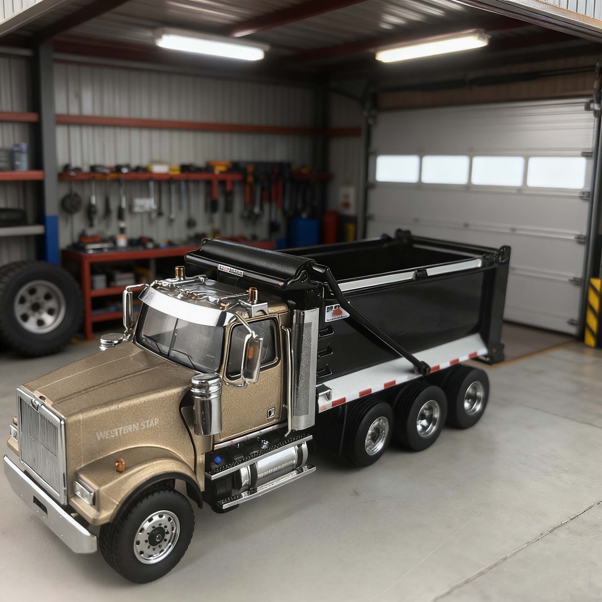 DM美式Western Star 4900 SF Tandem Truck西部之星1:50模型71080