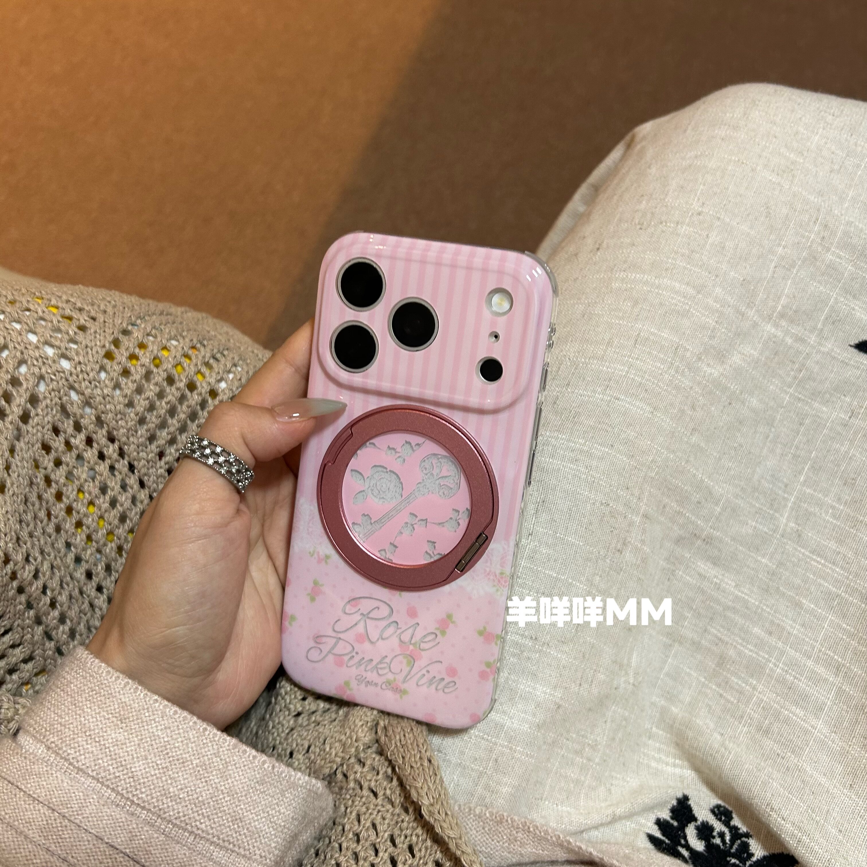 羊咩咩MM甜美韩系ins少女心适用苹果17ProMax手机壳iPhone15旋转支架16Pro磁吸条纹17/17Pro全包小众软套