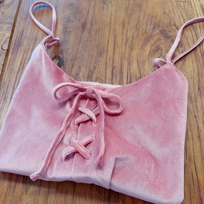 丝绒学院风甜美打底吊带背心