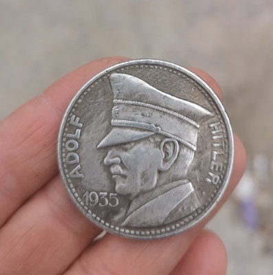 老钱币古币仿真品外国带帽子男士背老鹰银元大洋老物件直径38CM