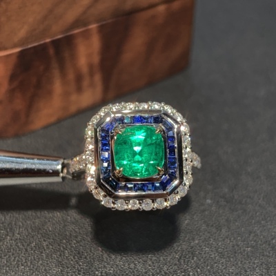 1.59克拉天然潘杰希尔祖母绿戒指吊坠两用款 18K金钻石蓝宝石镶嵌