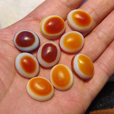 优选椭圆眼睛天原玛瑙羊板珠裸石戒面红色椭圆形平底无孔18x9mm