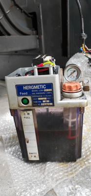 台湾泷泽台机床专用2L注油泵HERGMETlC 100V LCB4-011 供替代款