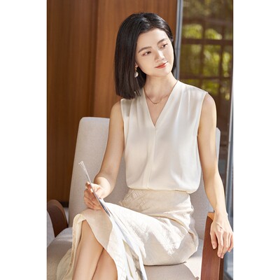 【超能小太阳严选】新款百搭V领无袖内搭上衣5T25AC5594