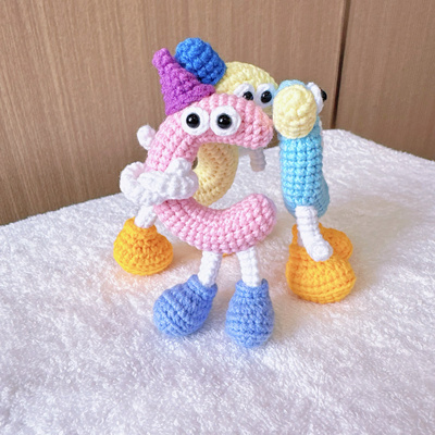 成品字母钥匙扣创意手工毛线钩织26个字母钥匙扣卡通挂件包包挂饰