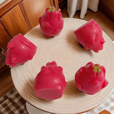 2025红红火火仿真火龙果汽车摆件中控台装饰贴系解压车载树脂摆件