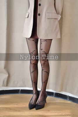 40d薄款藤蔓提花黑连裤袜有大码