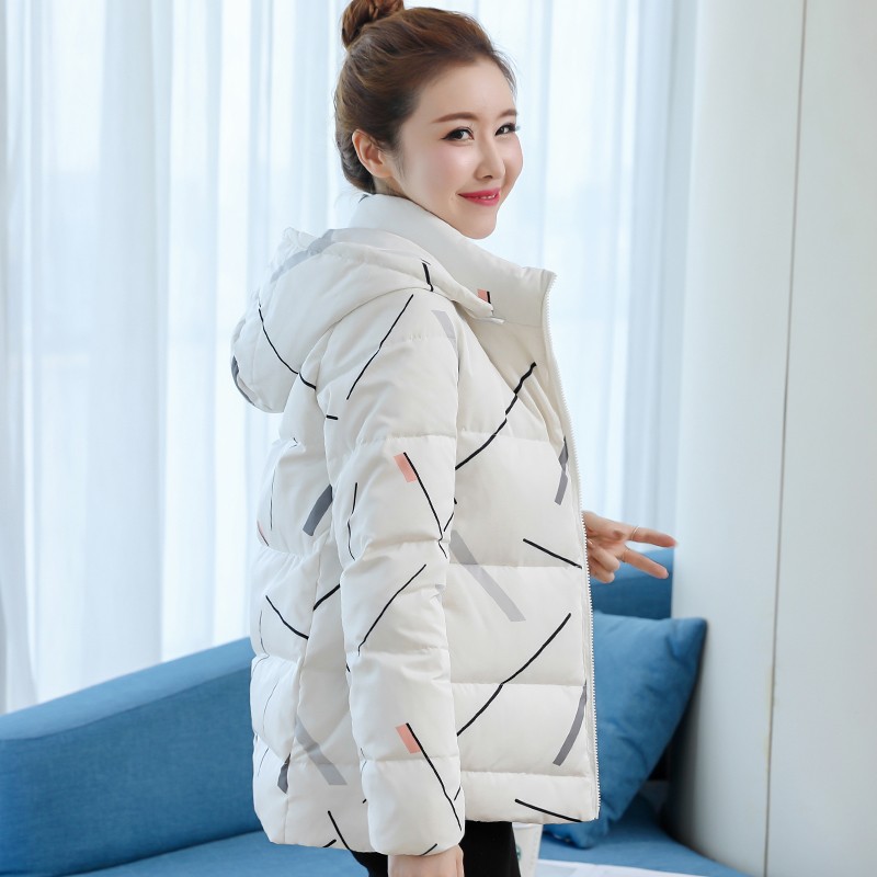 羽绒服女小个子短款彩条2025冬季加厚时尚印花连帽冬装白鸭绒外套