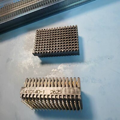 全新TE/泰科1410140-1背板连接器，镀金针脚，原装正--议价商品