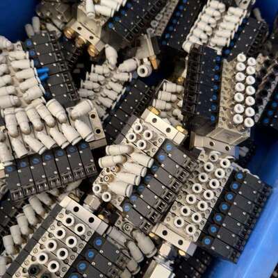 亚德客电磁阀7V0510-M5++7V0510-J04，充新--议价商品