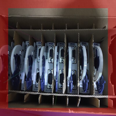 议价!(全新)Lenze 9400通讯模块E94AYFLF