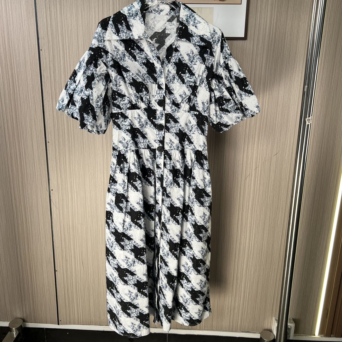 045撤柜南油女装时尚气质印花灯笼袖连衣裙
