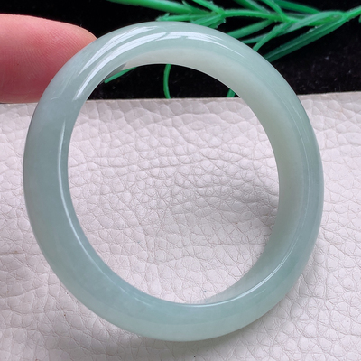 zc自然光53.7*12.3*7.6缅甸A货翡翠手镯 淡绿平安镯 玉镯子 精美