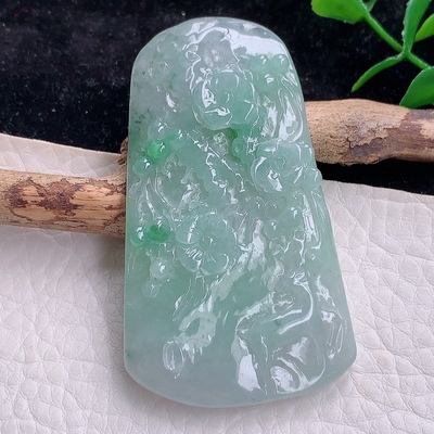 zen实拍缅甸翡翠水润飘绿一路美好梅花鹿玉坠玉挂件64.8*37.5*7mm