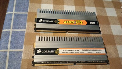 海盗船，Corsair，DDR2 6400 800 2g 台式机内存带马甲一对50