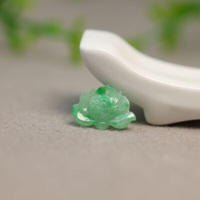 缅甸天然A货翡翠莲小花