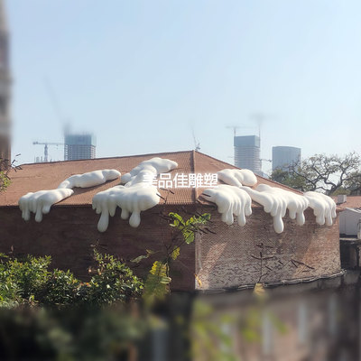 屋顶窗台白色七彩雪挂冰挂雪坠