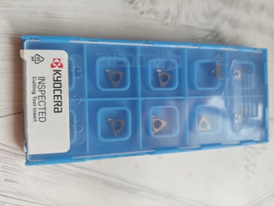 进口京瓷数控刀片陶瓷刀片三角精镗刀反刀TPGH080204L/TN60钢件加