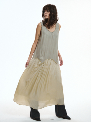 铜氨丝灰色撞色毛边铃铛连衣裙