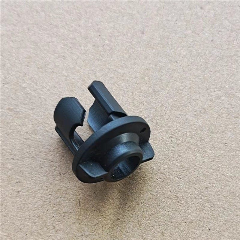 适用金刚帝豪远景中华v3油箱口加油盖卡子锁扣比亚迪传祺丰田配件