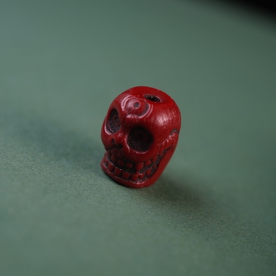 一物一图精雕西藏式手雕红料器骷髅配珠尸陀林主背云吊坠满收缩纹