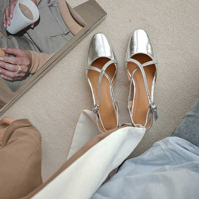 2024新款金色粗跟玛丽珍凉鞋晨萱