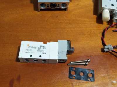 SMC 原装正品 SYJ5120-5LZ-M5/C4电磁阀  九新 SYJ5123