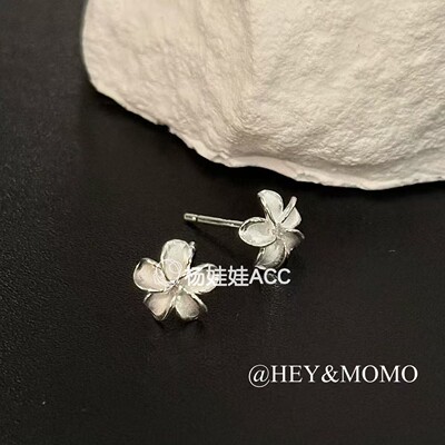 631007 韩国东大门hey925纯银新款精致花朵设计感耳钉
