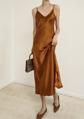 【限时抢购】高级爆品醋酸面料现货性价比非常高吊带A字连衣裙9色