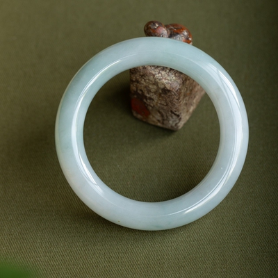 泼墨。天然A货翡翠莹润翡翠正圈圆 玉镯/手镯  内径56MM（ 原3980