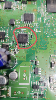 LC4064V-5TN-75I 奥迪音响功放主机液晶显示屏花 闪IC芯片QFP48脚
