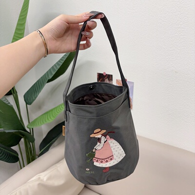 韩国可爱刺绣花裙浇花女孩水桶包
