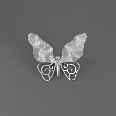「A LITTLE」S925纯银蝴蝶胸针