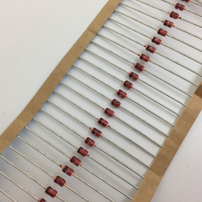 直插二极管  1N4729 IN4729     实图拍摄直接拍买