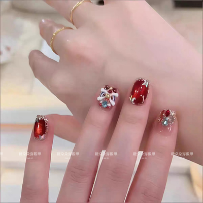 新年醒狮红猫眼亮片显白穿戴甲