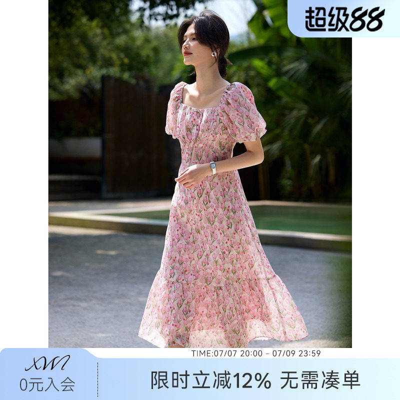 XWI欣未泡泡袖设计连衣裙女夏季时尚减减龄收腰显瘦方领碎花裙子