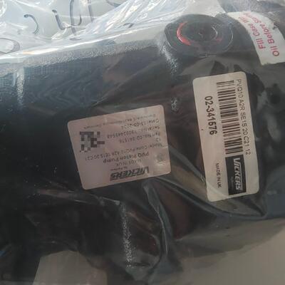 PVQ10 A2R SE1S 20 C VICKERS柱塞泵 工业液压配件议价维修