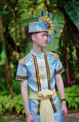 隋金金傣族葫芦丝独奏演出服装