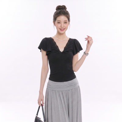 黑色扭结蕾丝边小飞袖T恤女夏季气质修身显瘦百搭短款上衣