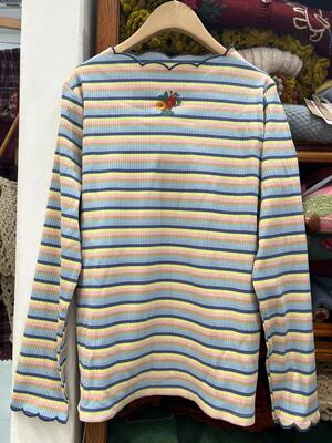 静秀阁.熊姑娘条纹打底衫60169