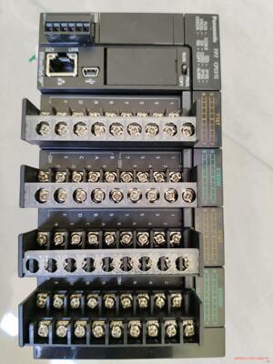 松下PLC，型号FP7 CPS31E，Y16T，X16DW，议价商品