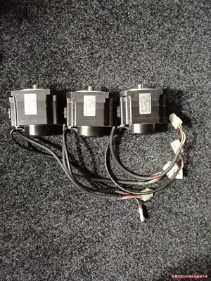 机器人伺服电机P30B08010DXPD3原装进口，电压20议价商品