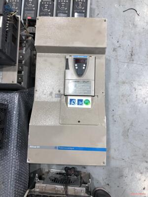 施耐德变频器 ATV61HC11N4 110KW 380V(议价商品）