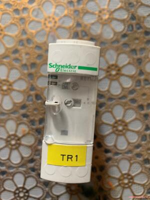 施耐德时间型号RE7RB11MW