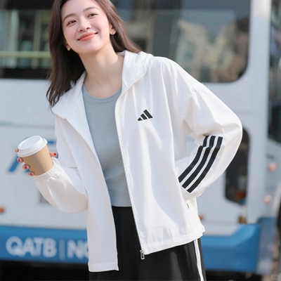 adidas阿迪达斯女装白色梭织夹克外套26新款跑步健身运动服KC7655