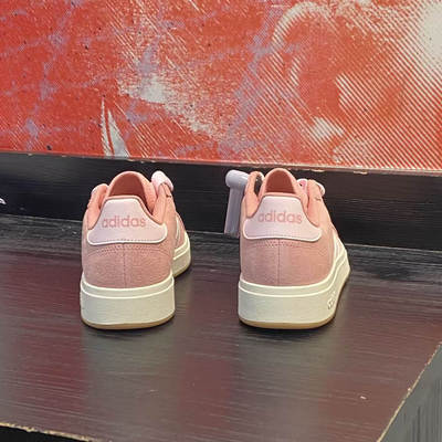 阿迪达斯时尚运动休闲鞋系带女子
