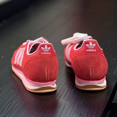 Adidas阿迪达斯秋冬舒适女子低帮休闲经典百搭阿甘运动板鞋JH7392